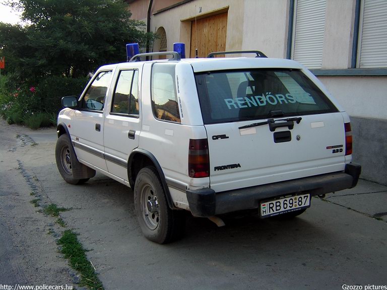 Opelek - opel188 - Policecars.hu galéria
